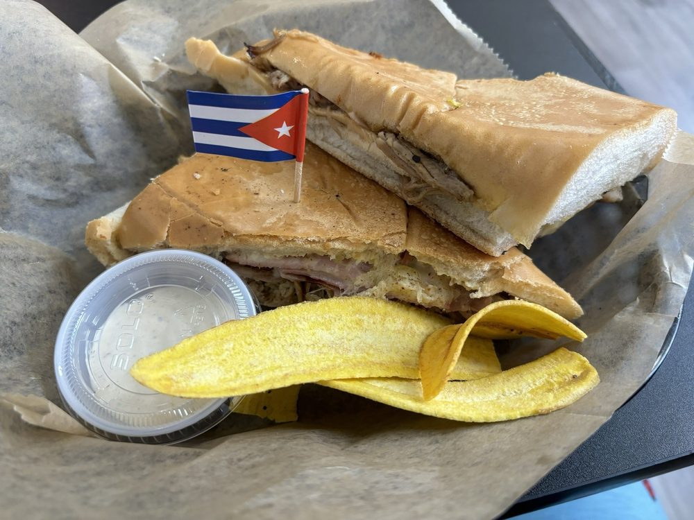 CASA GUAVA - 11 Photos & 10 Reviews - 314 Drayton St, Savannah, Georgia ...