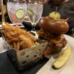 DRAFT GASTROPUB - Updated January 2026 - 207 Photos & 187 Reviews - 664 ...