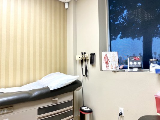 LAURA HOLZER, MD - Updated December 2025 - 11 Reviews - 29798 Haun Rd ...