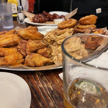 OUTPUT LOUNGE & SPORTS BAR - 246 Photos & 441 Reviews - 1758 W Grand ...