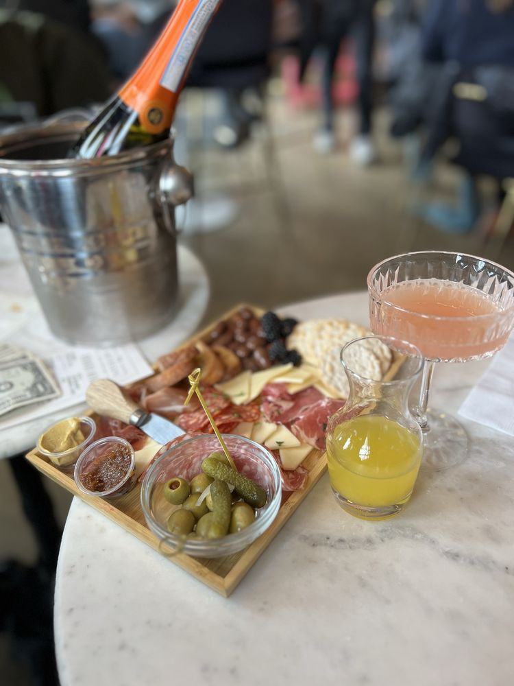 THE EMERSON - Updated May 2025 - 501 Photos & 206 Reviews - 955 S ...