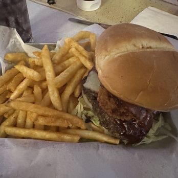 ZELLER’S BAR AND GRILL - Updated November 2024 - 43 Photos & 36 Reviews ...