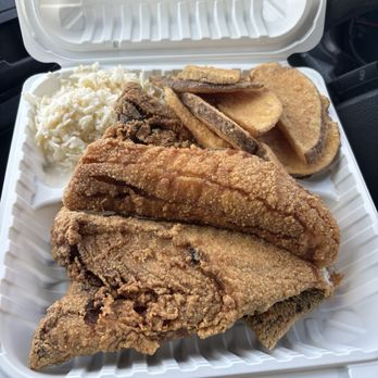 POTOMAC FISH HOUSE & DELI - Updated July 2025 - 52 Photos & 50 Reviews ...