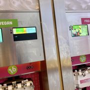 16 HANDLES - 329 Photos & 682 Reviews - 153 2nd Ave, New York, NY ...