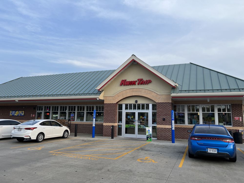 KWIK TRIP - Updated June 2024 - 1013 Broadway, Wisconsin Dells ...