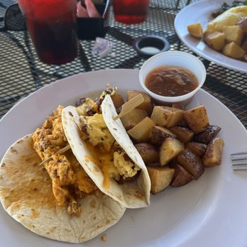 WING IT CAFE - Updated July 2024 - 62 Photos & 28 Reviews - 171 Aviator ...