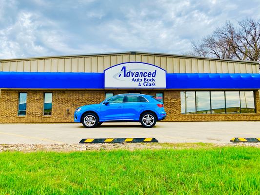 ADVANCED AUTO BODY & GLASS - Updated October 2025 - 28 Photos & 12 ...