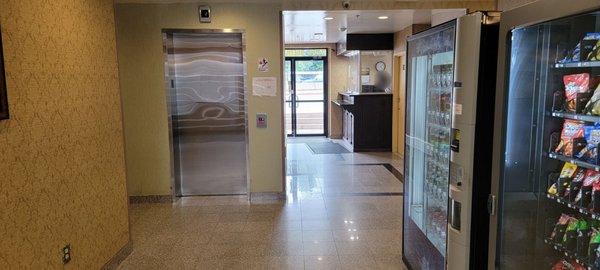 CROWN MOTOR INN - Updated June 2025 - 22 Photos & 25 Reviews - 7401 ...