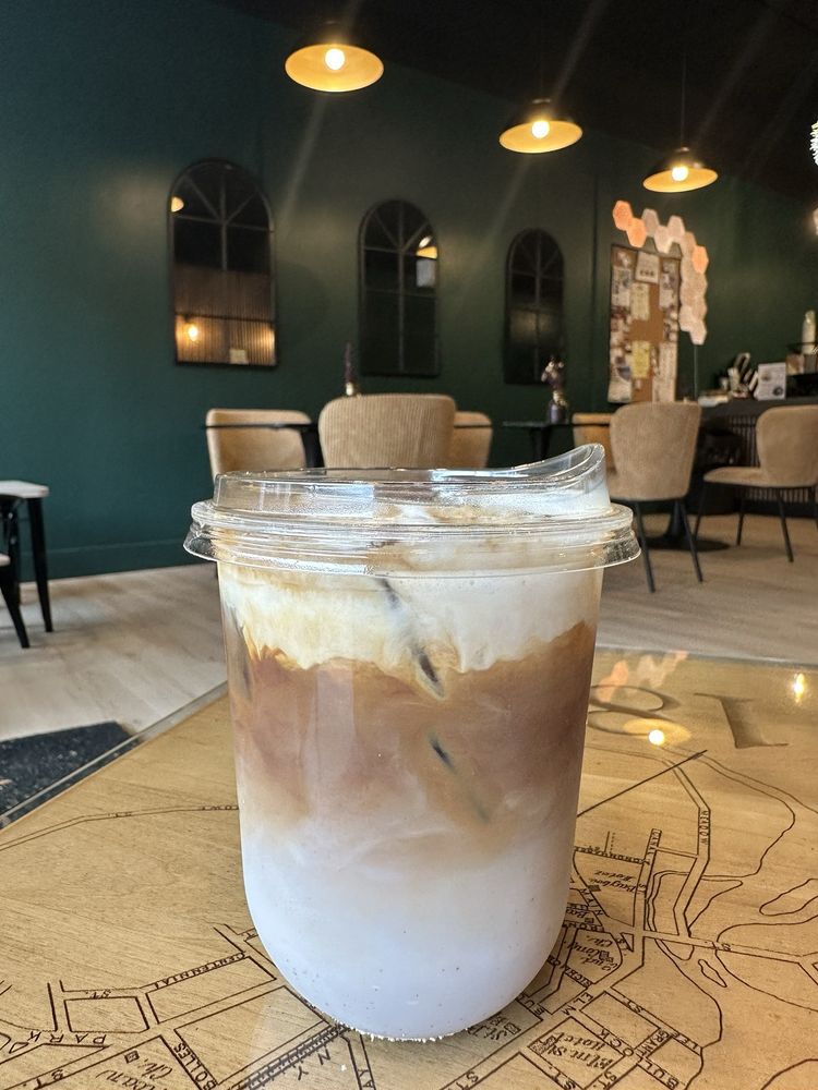 TWO DOGS COFFEE SHOP - Updated February 2025 - 157 Main St, Killingly ...