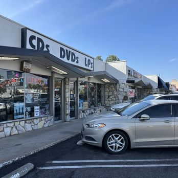 CD TRADER - Updated January 2026 - 86 Photos & 260 Reviews - 18926 ...