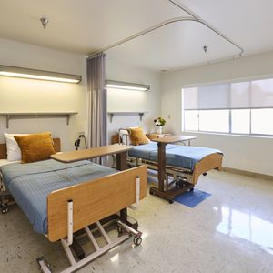 OXNARD MANOR HEALTHCARE CENTER - Updated January 2026 - 33 Reviews ...