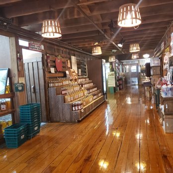 The Apple Barn & Cider Mill - Takeout & Delivery - 338 Photos & 249 ...