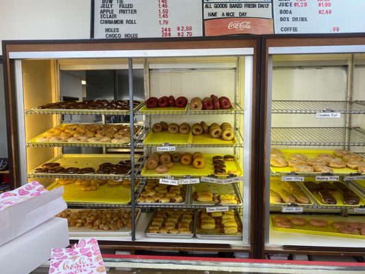 MAX’S DONUT SHOP - 163 Photos & 302 Reviews - 105 N Greenville Ave ...