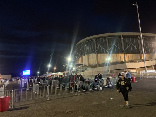 VETERANS MEMORIAL COLISEUM - 17 Photos & 10 Reviews - 1826 W Mcdowell ...