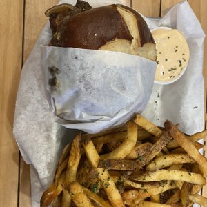 VALLEY BURGER - 12 Photos & 29 Reviews - 1004 Menomonie St, Eau Claire ...