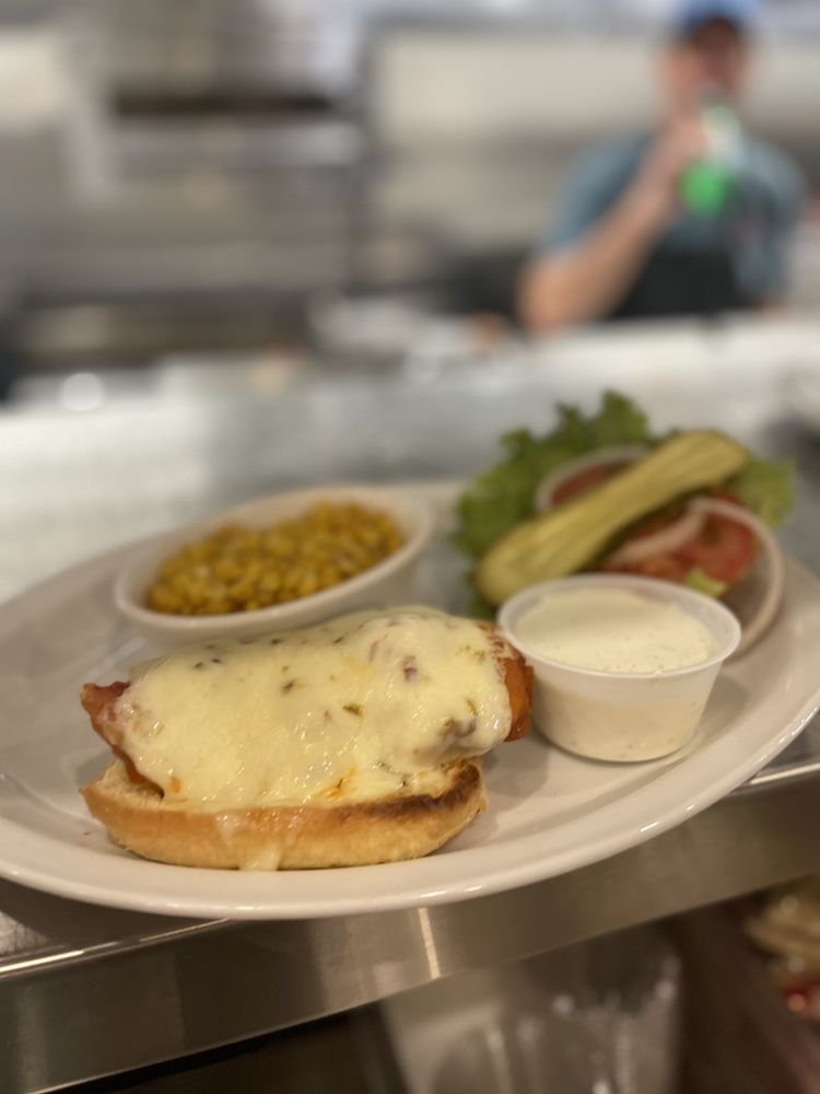 LUCKY LOU’S AMERICAN KITCHEN - 115 Photos & 41 Reviews - 1850 S Val ...