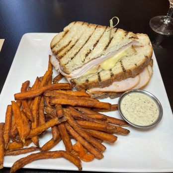 TASTE 222 - Updated December 2025 - 229 Photos & 131 Reviews - 222 N ...