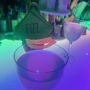 FIZZ - Updated September 2024 - 152 Photos & 64 Reviews - 3310 Dallas ...