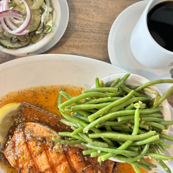 THE LIGHTHOUSE RESTAURANT & DOCK BAR - Updated August 2025 - 558 Photos ...