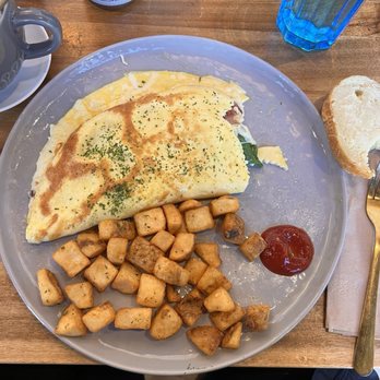 CRAFFLES - Updated May 2024 - 76 Photos & 40 Reviews - 518 Davie Street ...