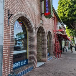 ROSCOE’S FAMOUS DELI - Updated July 2025 - 952 Photos & 869 Reviews ...