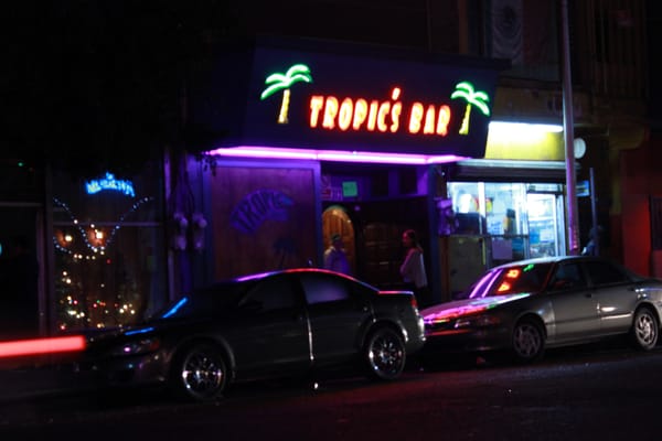 TROPIC’S BAR - Updated October 2025 - 20 Photos & 22 Reviews - Flores ...
