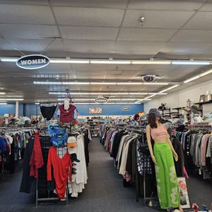 ACT II CONSIGNMENT BOUTIQUE - Updated July 2024 - 11 Reviews - 10253 ...