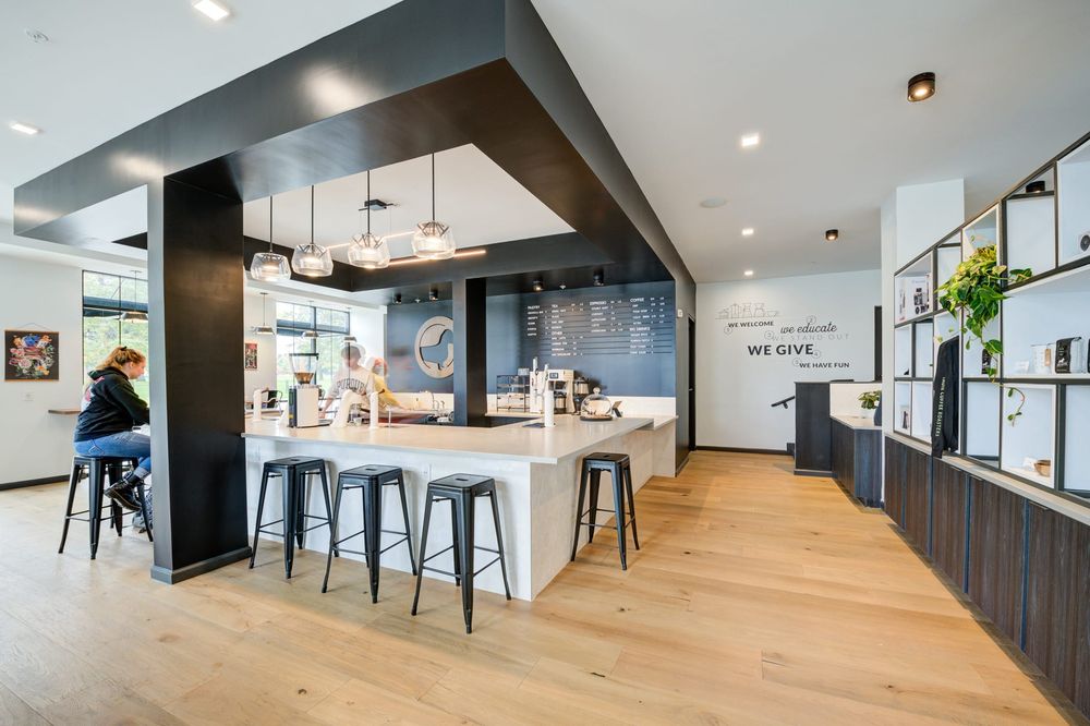 PROVENANCE APARTMENTS - 29 Photos - 1501 Mitch Daniels Blvd, West ...