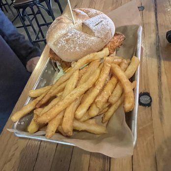 SIX STRING GRILL & STAGE - Updated September 2025 - 148 Photos & 161 ...