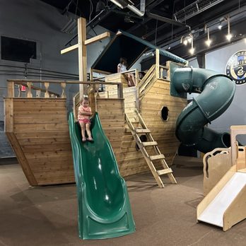 CRAFT HALL - Updated October 2025 - 235 Photos & 125 Reviews - 901 N ...