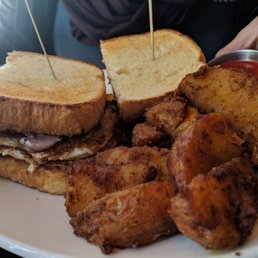 FADO IRISH PUB - Updated December 2025 - 212 Photos & 526 Reviews ...