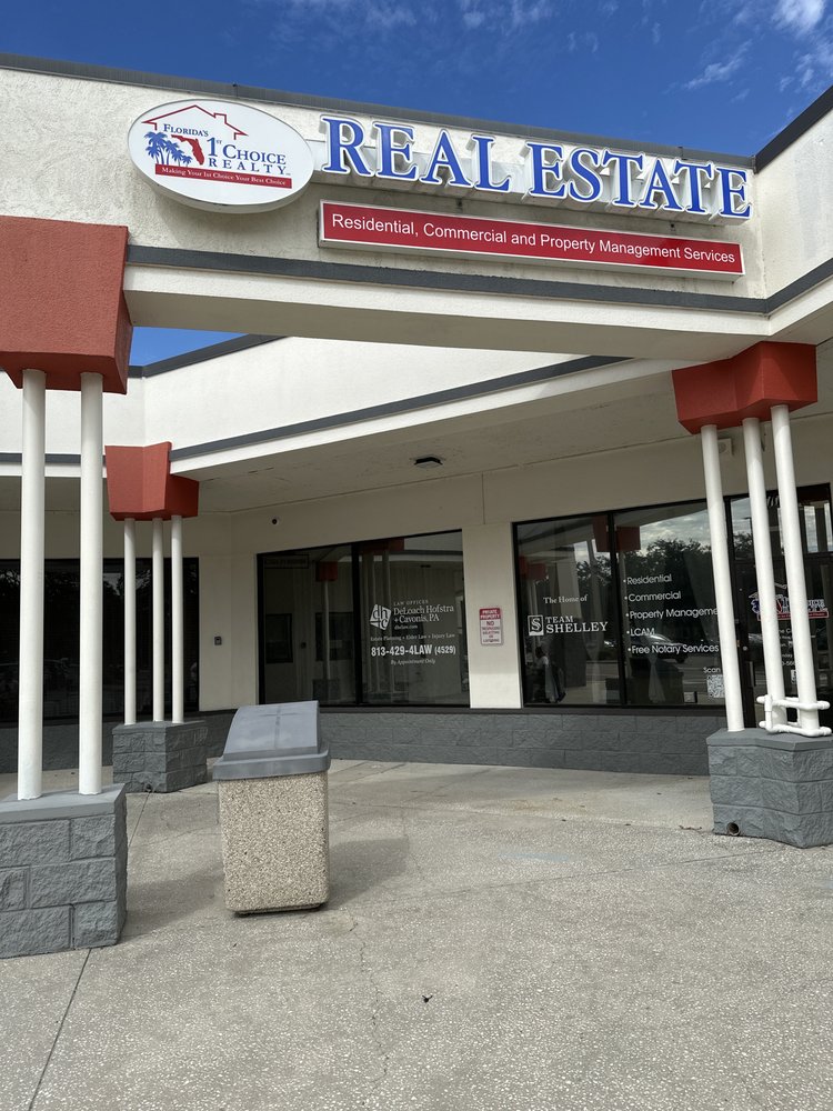 FL 1ST CHOICE REALTY - Updated December 2025 - 12 Photos - 775 Cortaro ...