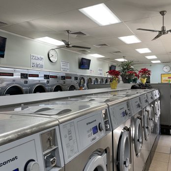 BRIGHT-N-CLEAN LAUNDROMAT - Updated January 2026 - 11 Photos - 5440 ...