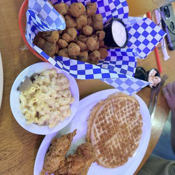 FRANK’S FAMOUS CHICKEN & WAFFLE - Updated May 2024 - 510 Photos & 428 ...