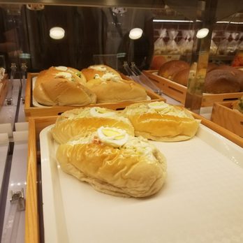 CLYDES BREAD AND PASTRIES - Updated August 2025 - 173 Maharlika Highway ...
