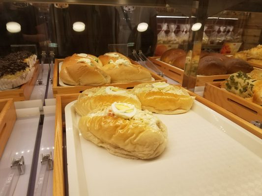 CLYDES BREAD AND PASTRIES - Updated August 2025 - 173 Maharlika Highway ...