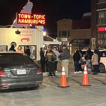 TOWN TOPIC - Updated January 2026 - 439 Photos & 497 Reviews - 2021 ...