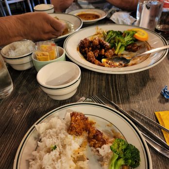 MCCB CHICAGO 时尚食谱 - Updated May 2025 - 1904 Photos & 999 Reviews - 2138 ...