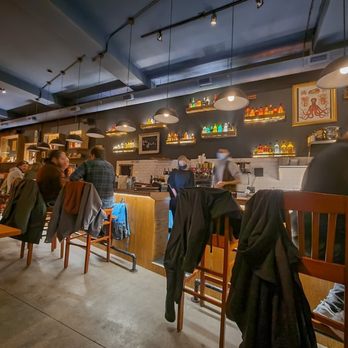 CHEZ ERNEST - Updated December 2025 - 17 Photos - 6596 Rue Saint-Hubert ...