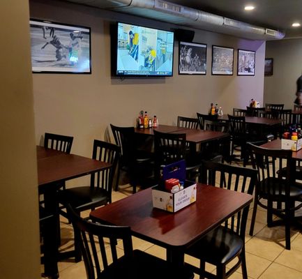 UNION PUB - Updated October 2025 - 100 Photos & 72 Reviews - 295 Main ...