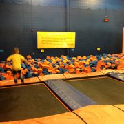 SKY ZONE TRAMPOLINE PARK - 43 Photos & 60 Reviews - Trampoline Parks ...