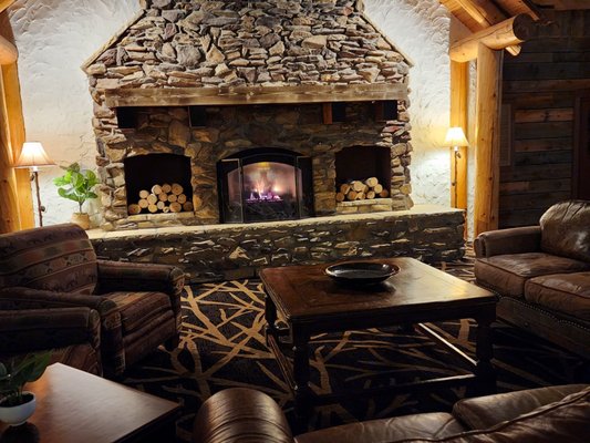 BANTR - Updated December 2025 - 24 Photos - 805 Creske Ave, Rothschild ...