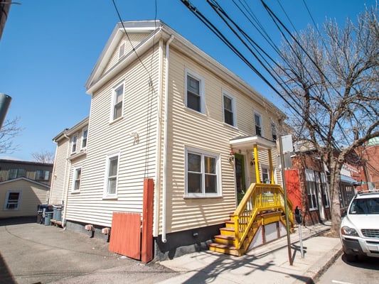 WINDSOR INN - Updated April 2025 - 18 Photos - 85 Windsor St, Cambridge ...