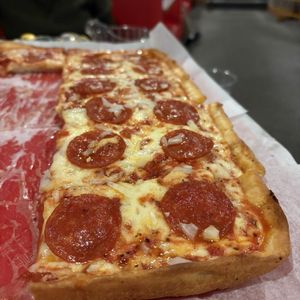 SIZZLE PI - Updated April 2025 - 26 Photos & 46 Reviews - 366 Pierce St ...