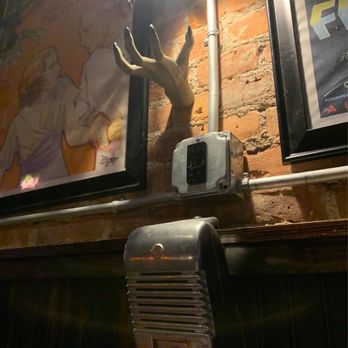 FAMOUS MONSTER PIZZA - Updated October 2024 - 101 Photos & 39 Reviews ...