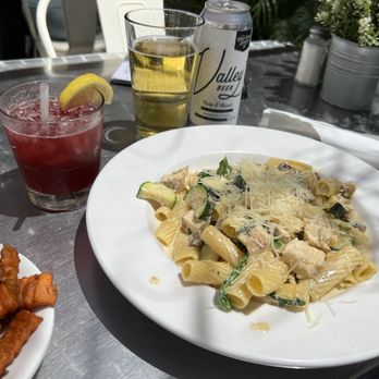 PERFECT PEAR BISTRO - Updated December 2024 - 816 Photos & 864 Reviews ...