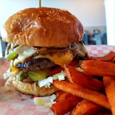 BURGER 82 - Updated September 2024 - 148 Photos & 169 Reviews - 880 W ...