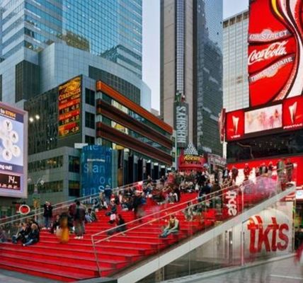 RED STAIRS TIMES SQUARE - Updated May 2024 - 64 Photos - 200 W 47th St ...