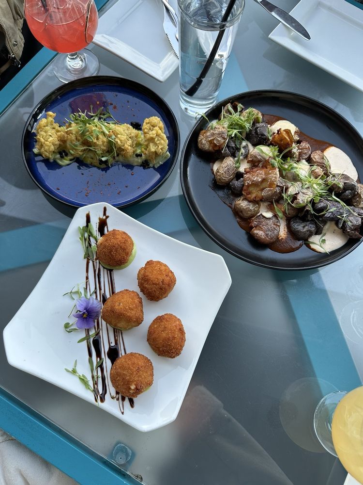 BOTANICAL LOUNGE - Updated October 2025 - 98 Photos & 40 Reviews - 419 ...