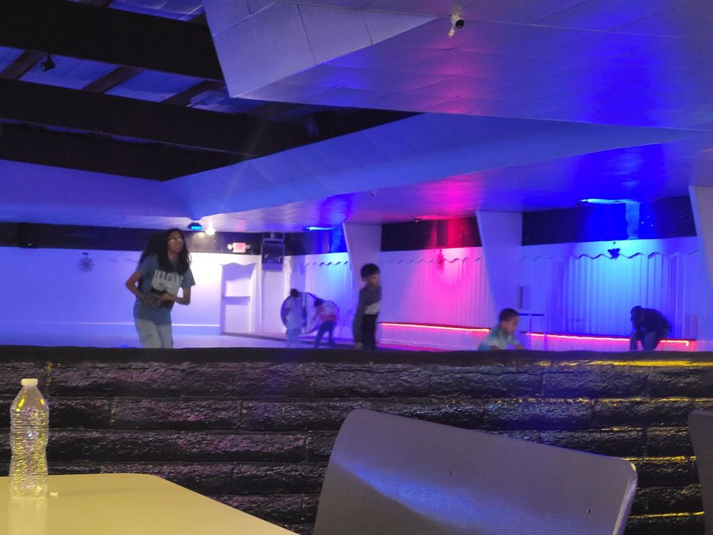 SKATE CONNECTION - Updated January 2026 - 230 Dee Ann St, Gallup, New ...